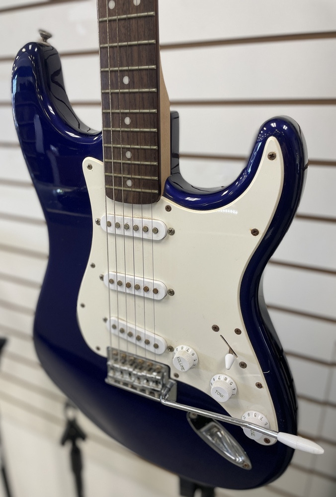 Fender Squier Affinity Series Electric Blue Stratocaster Electric ...