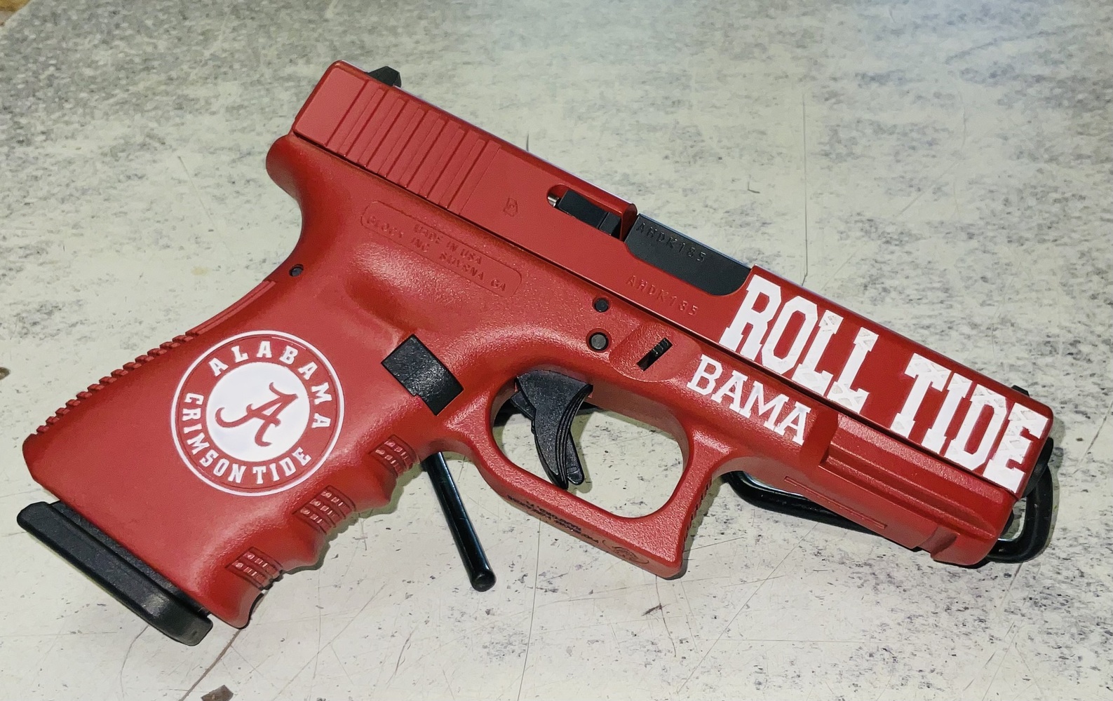ALABAMA CRIMSON TIDE CUSTOM GLOCK G19 PISTOL BY PREMIER FIREARMS | Pawn ...